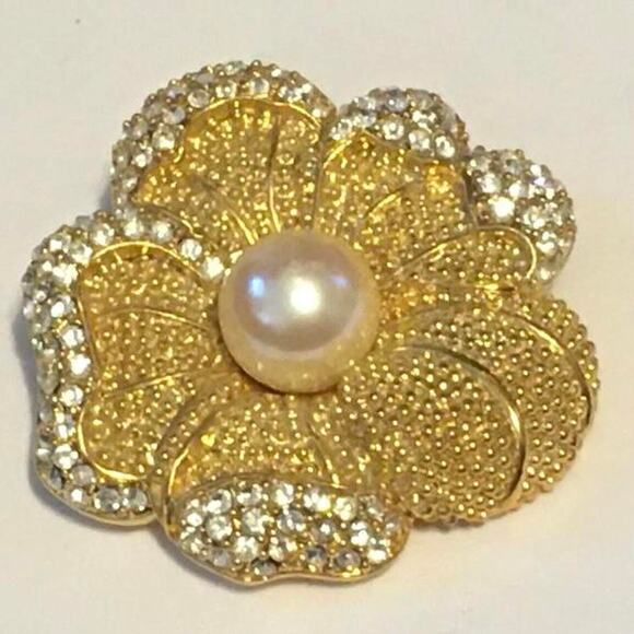 Monet Jewelry | Jewelry | Vintage Monet Flower Brooch | Poshmark